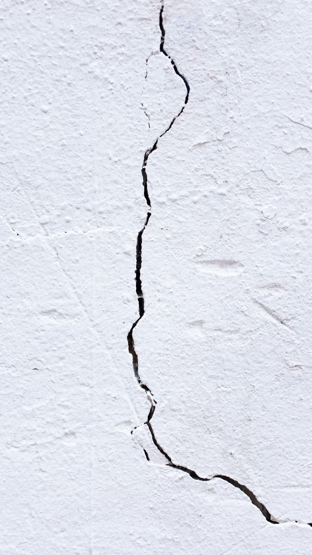 Fissures, réparez vos murs et vos plafonds | Propriétaires-Mag